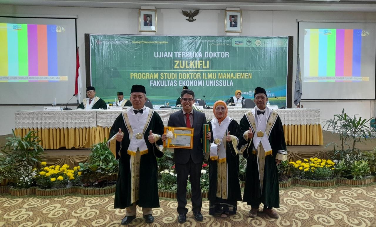 Teliti Pemerintahan Desa, Founder Zuliya Consulting Jadi Doktor Ilmu ...