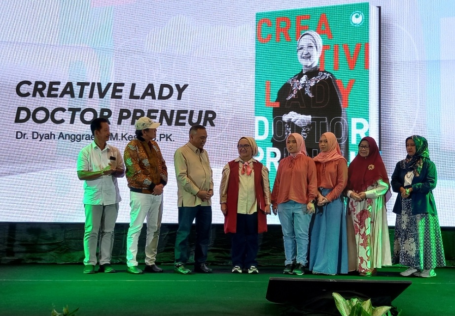 Isi Buku Biografi dr. Dyah Anggraeni Pemilik CITO, Bagikan Kisah ...
