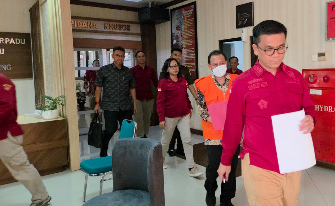 Kasus Dugaan Korupsi Rp7,4 Miliar, Kejati Jateng Tahan Direktur PUI UGM ...