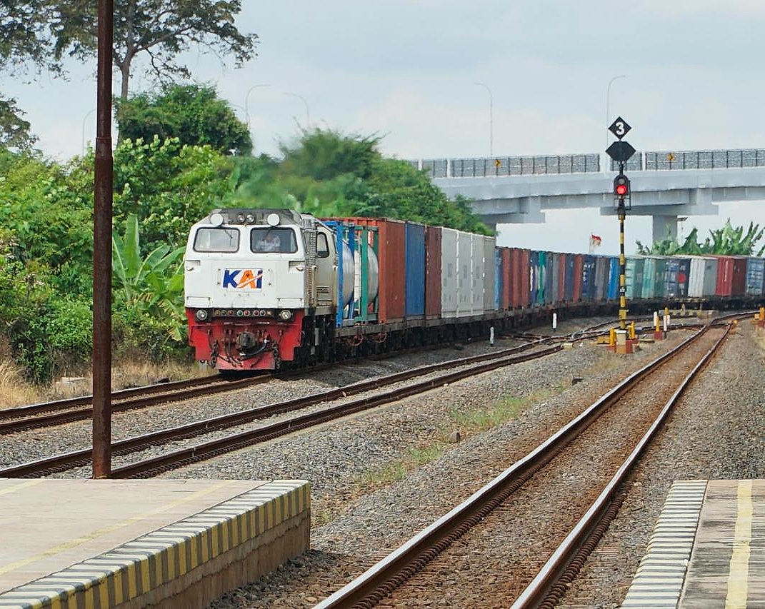 KAI Daop 4 Semarang Cetak Pertumbuhan 11% dalam Pengangkutan Barang ...